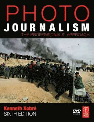 Photo Journalism 6th Edition Book/DVD Package - Kenneth Kobre - Mixed ...